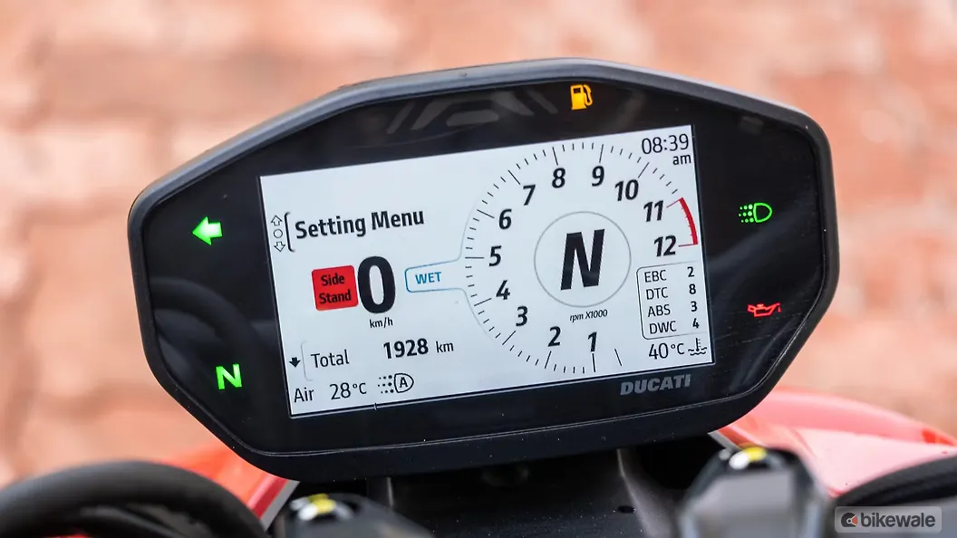Ducati Streetfighter V2 TFT / Instrument Cluster Image – BikeWale