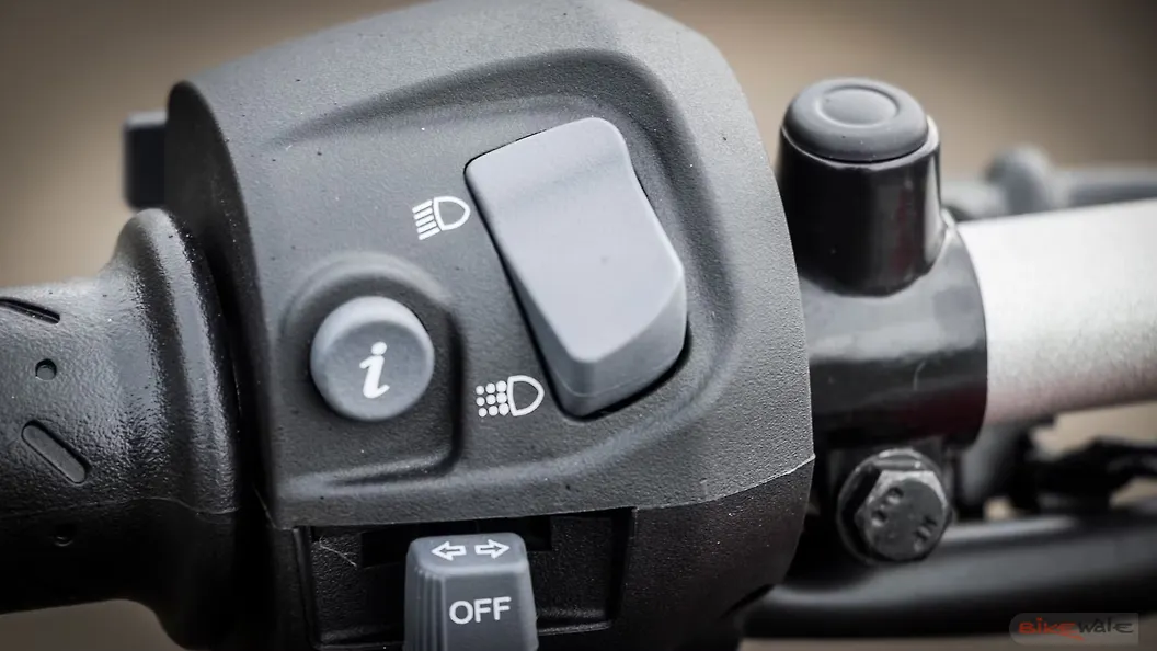 Triumph Speed 400 Emergency Off Switch/Kill Switch Image – BikeWale