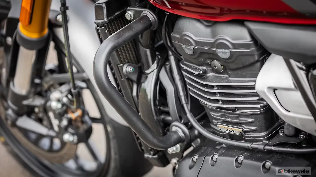 Triumph Speed 400 Engine Crash Guard Image – BikeWale