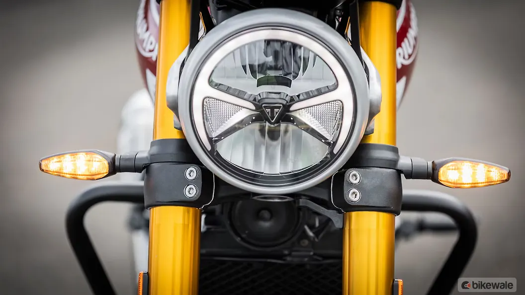 Triumph Speed 400 Front Turn Indicators Image – BikeWale