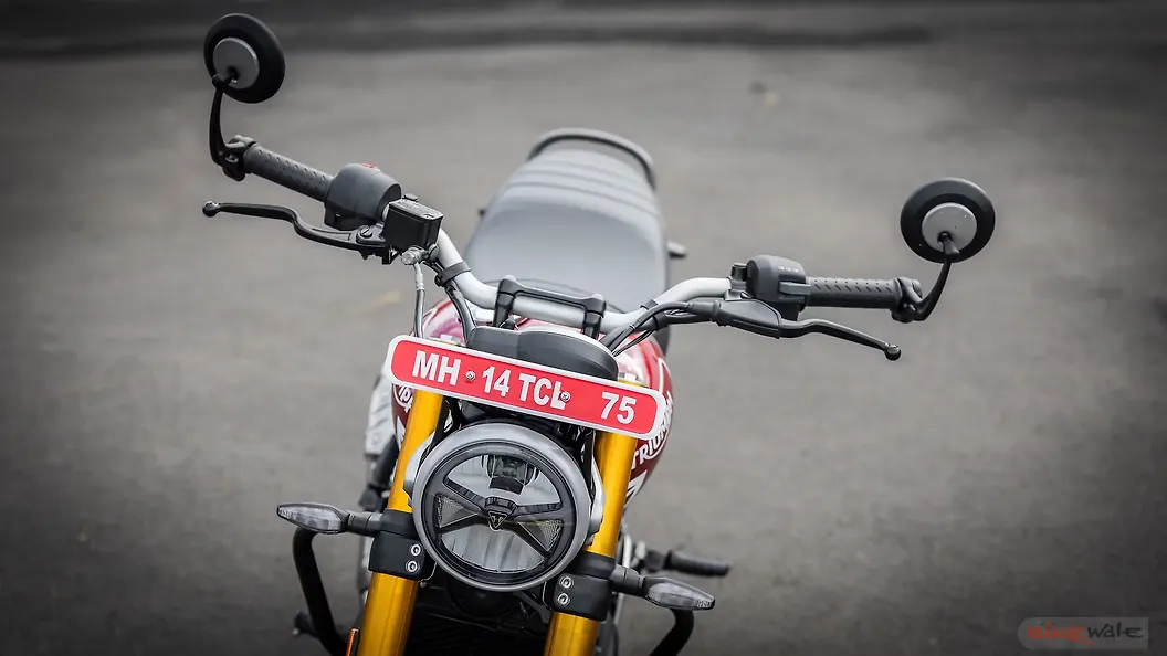 Triumph Speed 400 USB Port Image – BikeWale