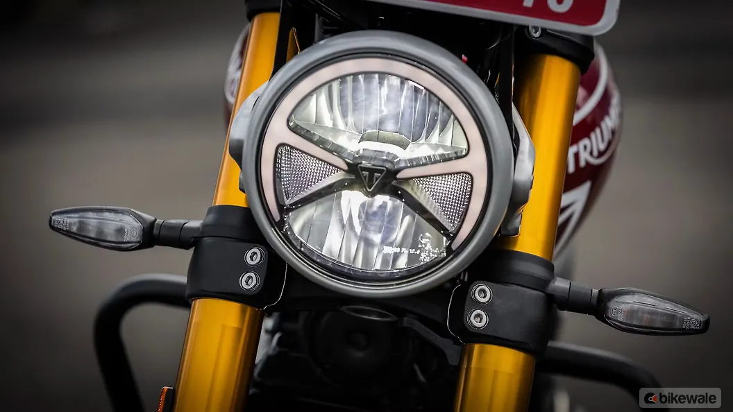 Triumph Speed 400 Front Turn Indicators Image – BikeWale