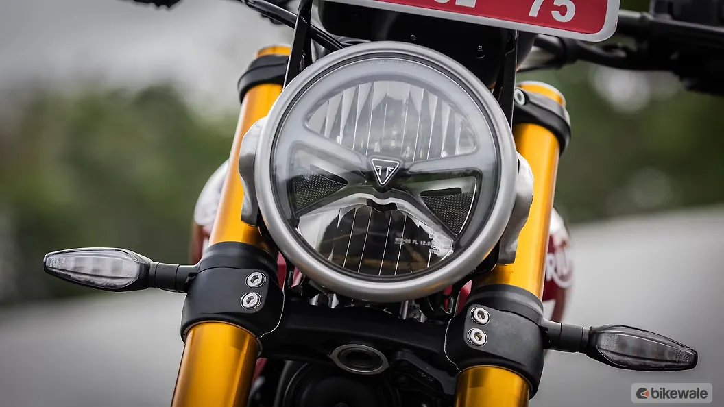 Triumph Speed 400 Head Light Image – BikeWale