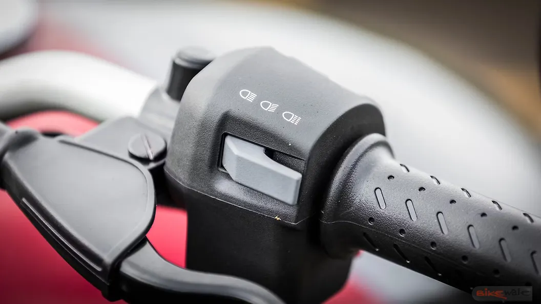 Triumph Speed 400 Emergency Off Switch/Kill Switch Image – BikeWale