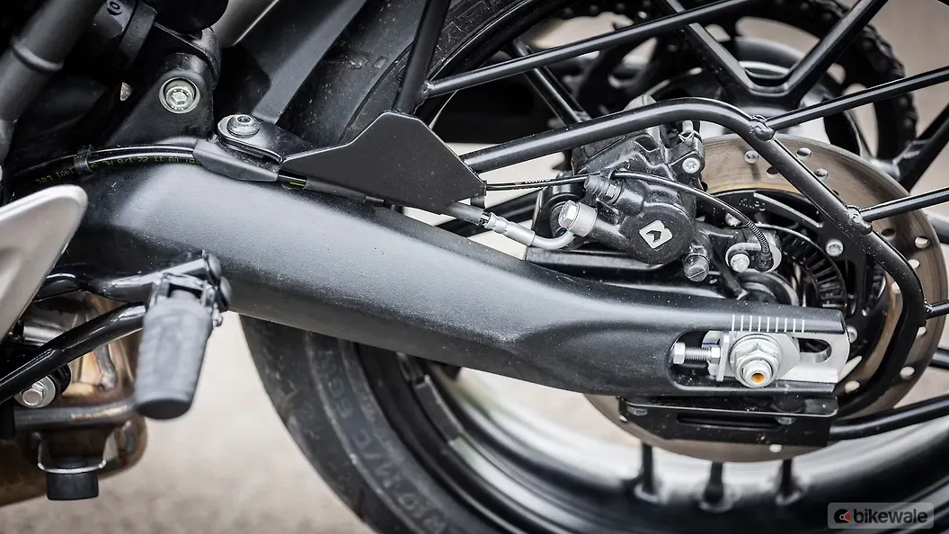 Triumph Speed 400 Rear Swing Arm Image – BikeWale