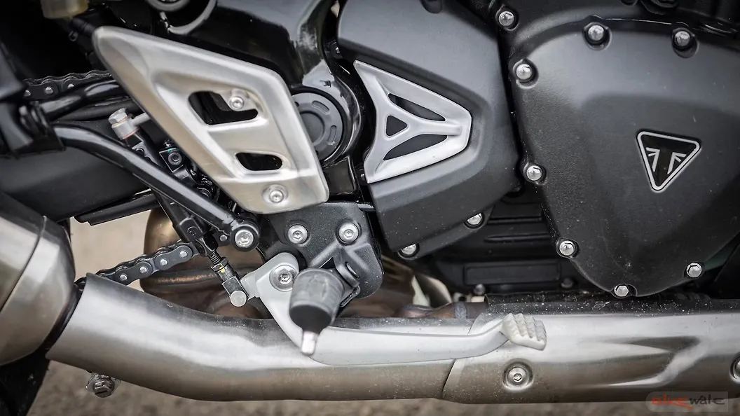 Triumph Speed 400 Gear Shift Lever Image – BikeWale