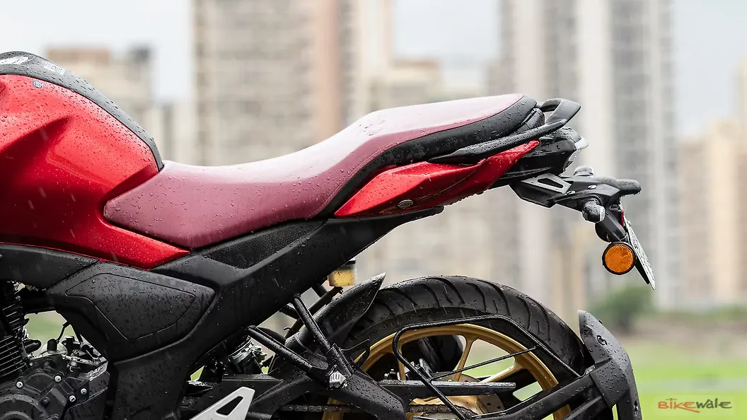 Yamaha FZS Fi V4 Saree Guard Image – BikeWale