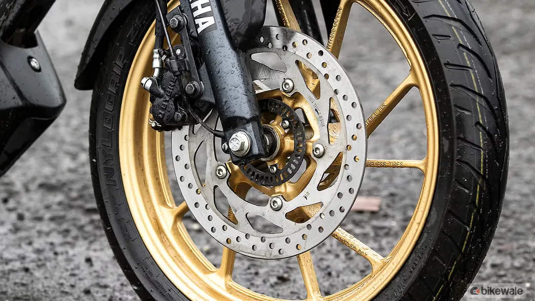 Yamaha FZS FI V4 Front Suspension Image – BikeWale