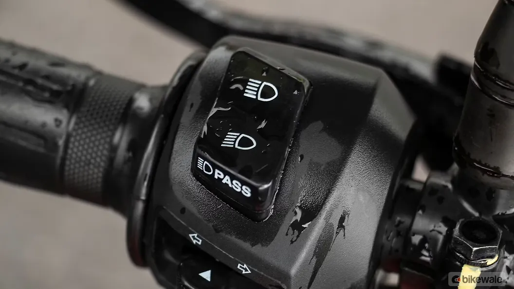 Yamaha FZS FI V4 High-Beam Flasher Image – BikeWale