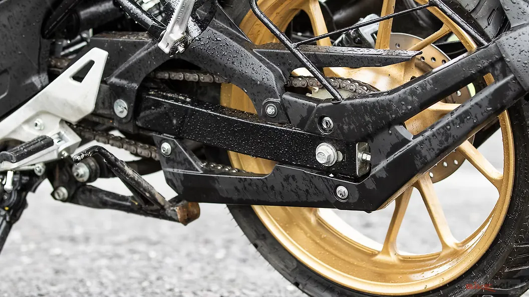 Yamaha FZS Fi V4 Saree Guard Image – BikeWale