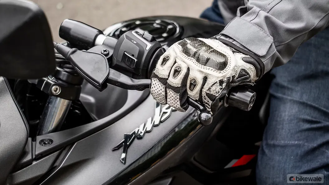 Bajaj Pulsar F250 Clutch Lever Image – BikeWale