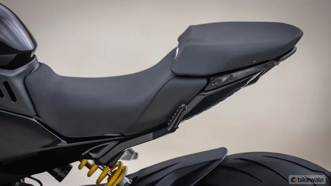 Ducati Diavel V4 Split Seat Image Bikewale