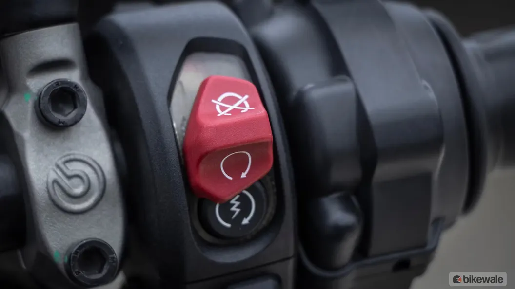 Ducati Diavel V4 Multifunction Switchgear Image – BikeWale