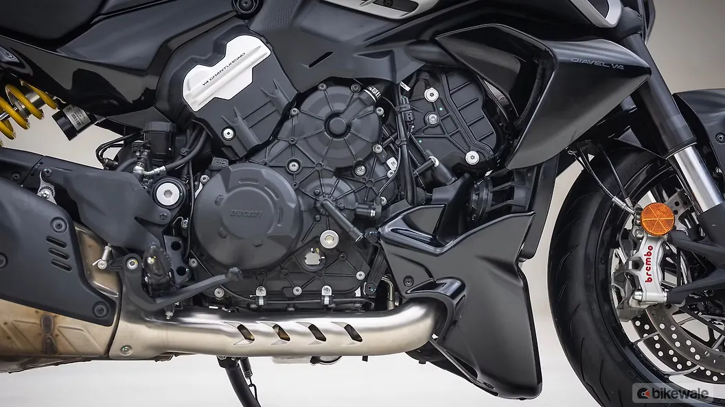 Ducati Diavel V4 Engine From Right Image – BikeWale