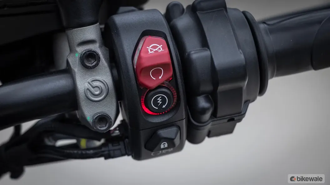 Ducati Diavel V4 Self Start Switch Image – BikeWale