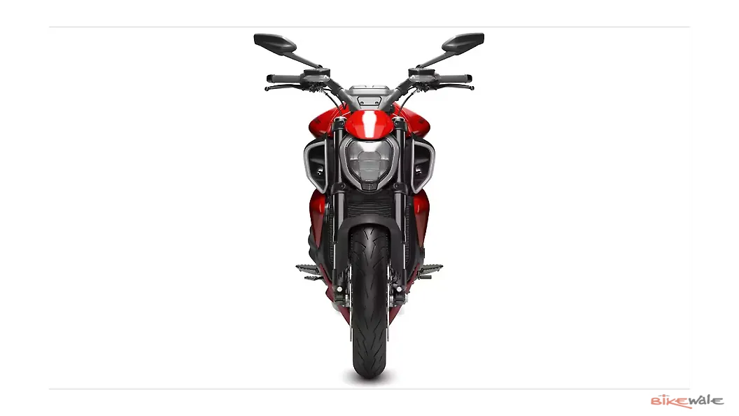 Ducati Diavel V4 Right Side View Image – BikeWale