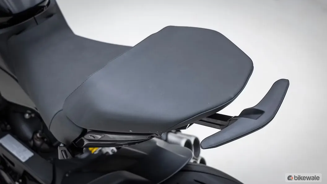 Ducati Diavel V4 Rear Wheel Image – BikeWale