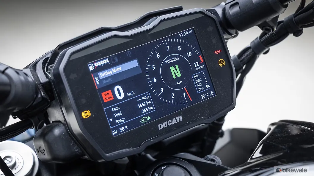 Ducati Diavel V4 Front View Image – BikeWale