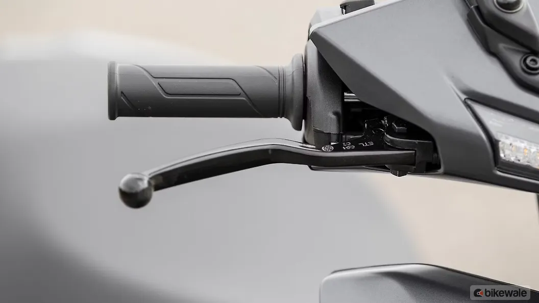 Ather 450S Front Luggage Hook Image – BikeWale