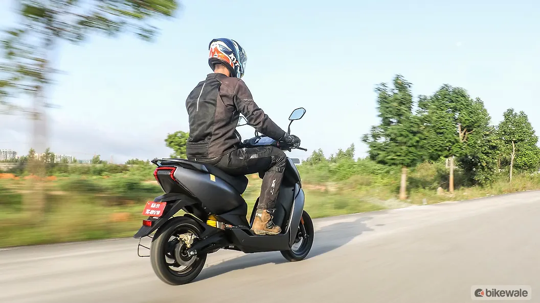 Ather 450S Right Rear Three Quarter Image – BikeWale