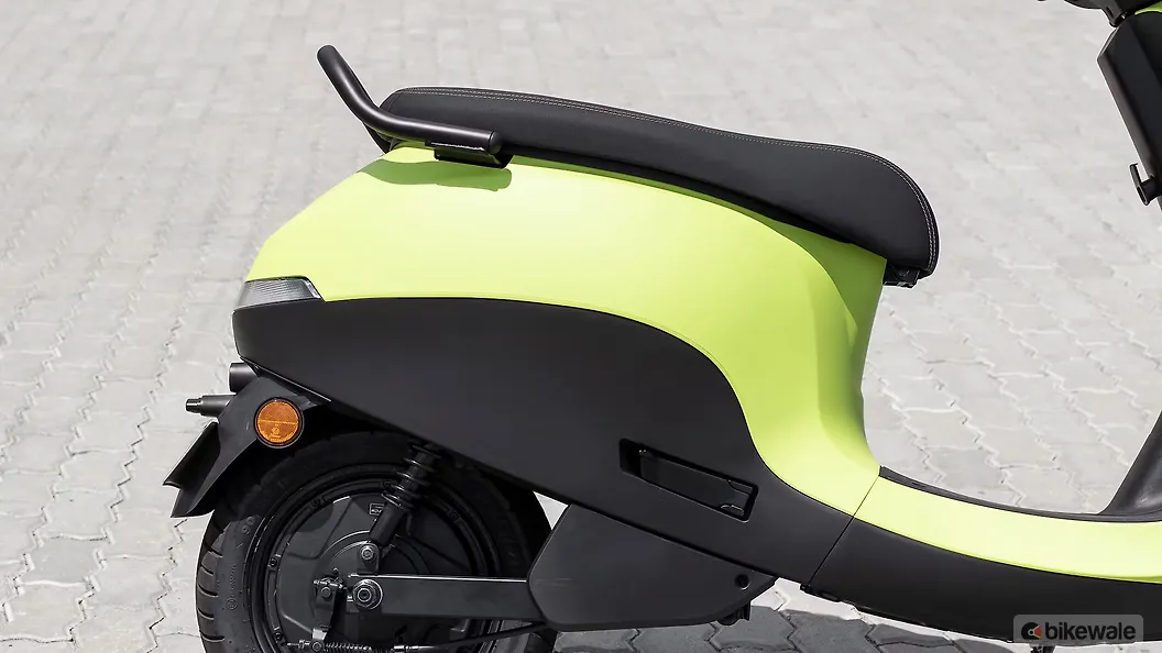 OLA S1 Air Right Side Body Panel Image – BikeWale