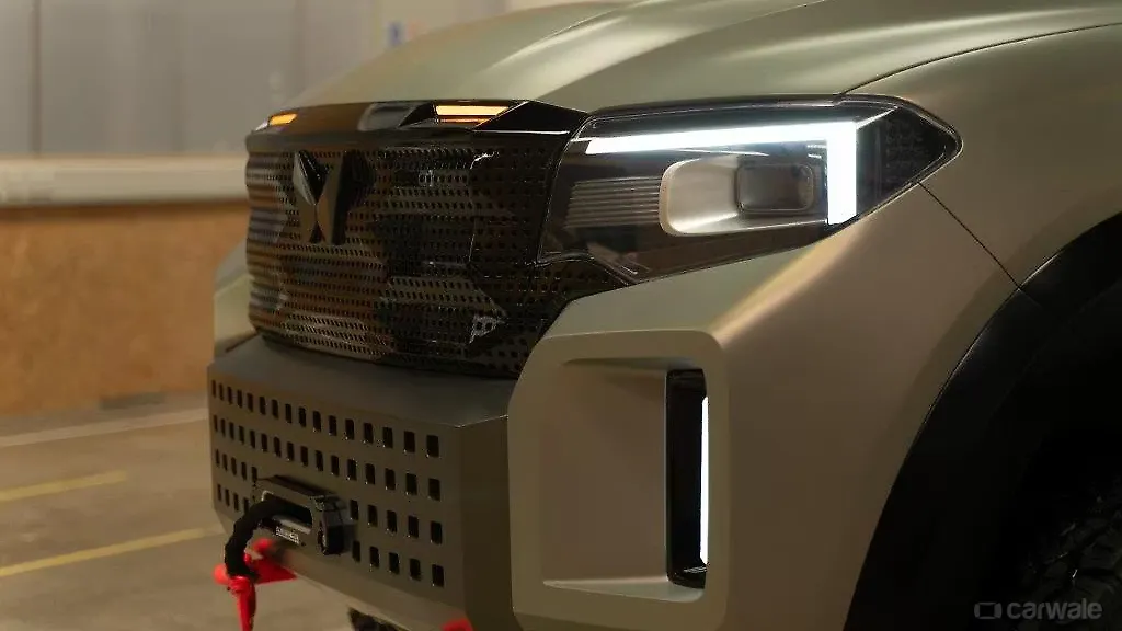 Global Pik Up Rear View Image, Global Pik Up Photos in India - CarWale