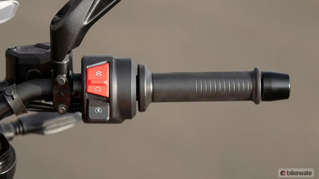 KTM 250 Duke Handle Bar Image – BikeWale