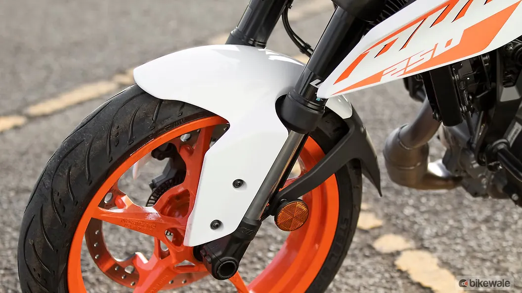 KTM 250 Duke Front Wheel Image – BikeWale