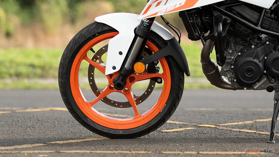 KTM 250 Duke Front Wheel Image – BikeWale