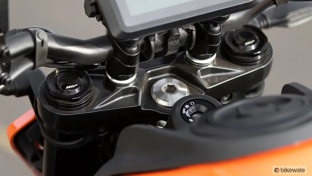 KTM 250 Duke Handlebar Clamp Image – BikeWale