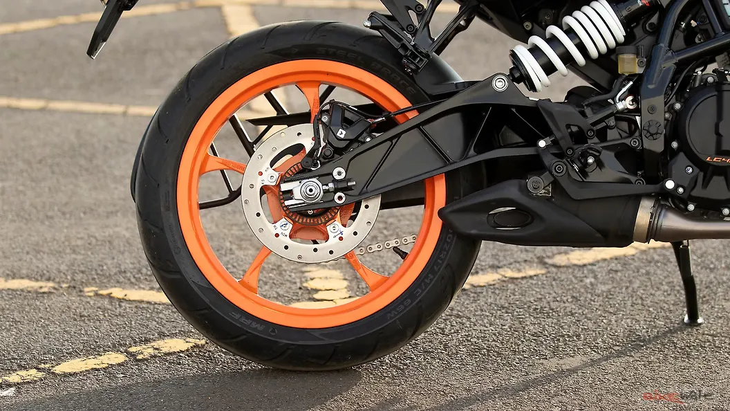 KTM 250 Duke Tail Light Image – BikeWale