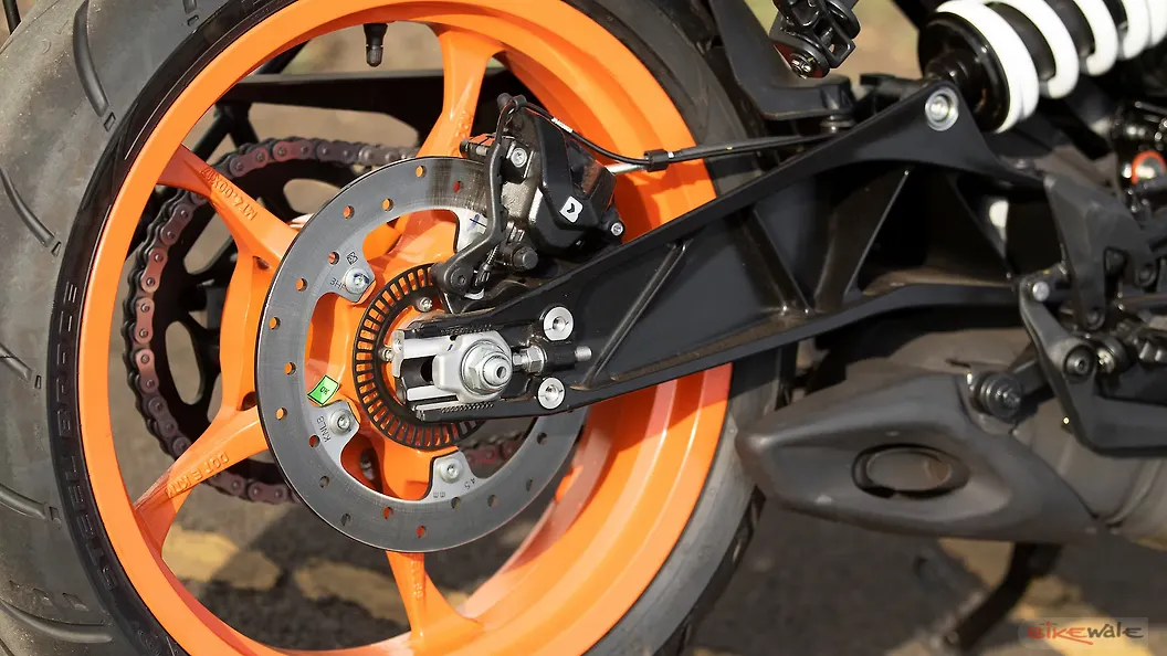 KTM 250 Duke Rear Disc Brake Caliper Image – BikeWale