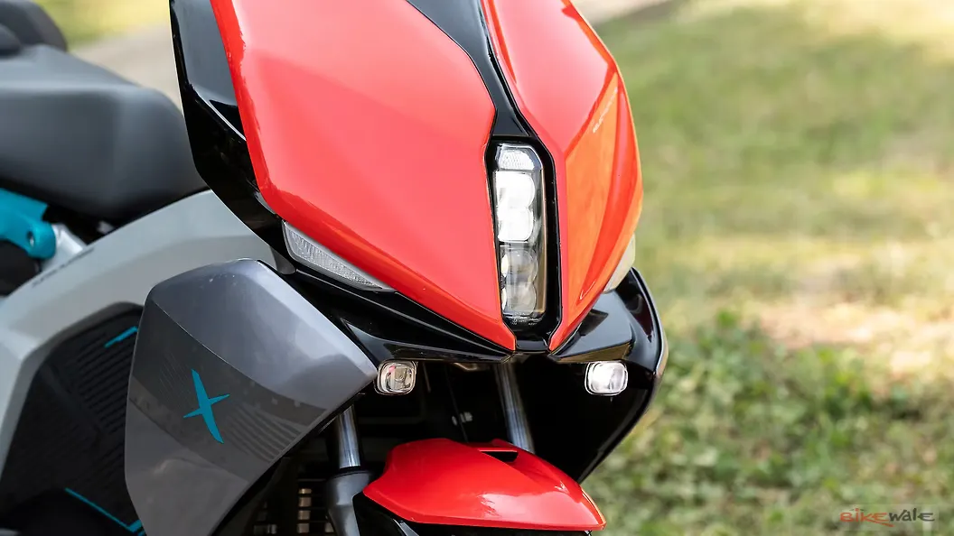 TVS X Front Turn Indicators Image – BikeWale