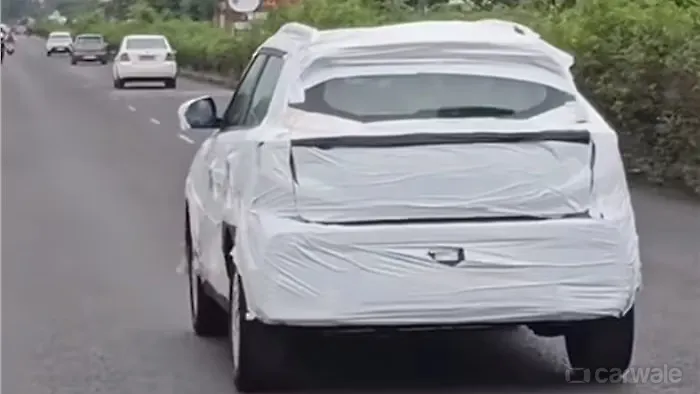 Mahindra XUV 3XO Images - Interior & Exterior Photo Gallery - CarWale