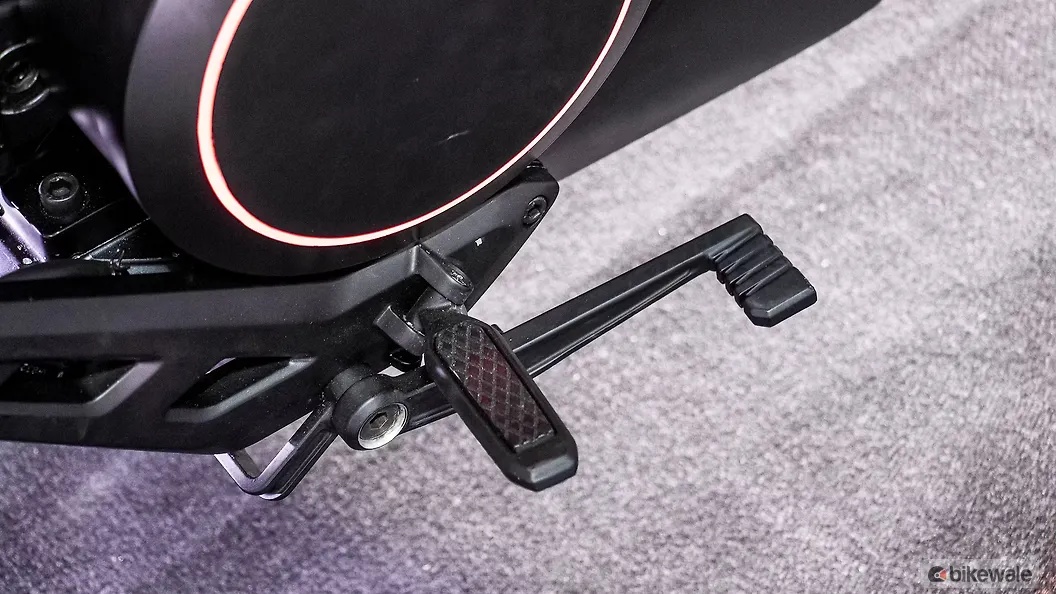 OLA Roadster Front Brake Lever Image – BikeWale