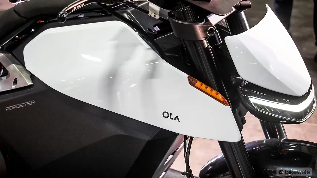 OLA Roadster Front Turn Indicators Image – BikeWale