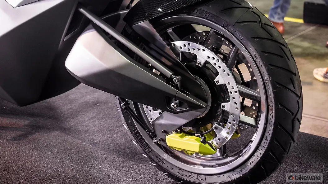 OLA Diamondhead Front Alloy Wheel Image – BikeWale