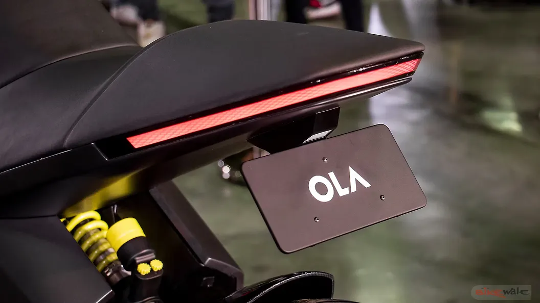 OLA Diamondhead Number Plate Lamp Image – BikeWale