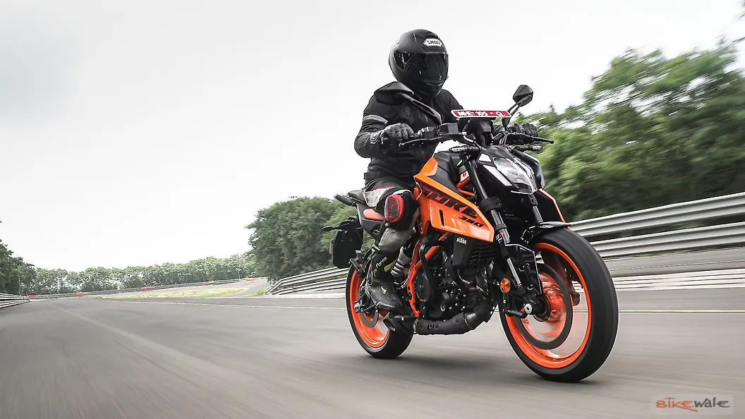 KTM 390 Duke Engine From Right Image – BikeWale