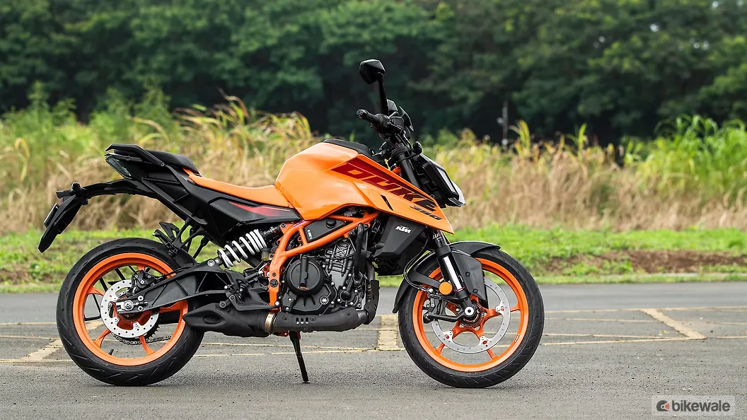 KTM 390 Duke Right Side View Image – BikeWale