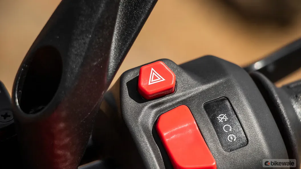 Bajaj Pulsar NS400Z Hazard Warning Lights Switch Image – BikeWale