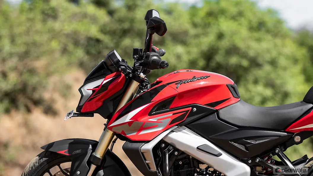 Bajaj Pulsar NS400Z Side Stand Image – BikeWale