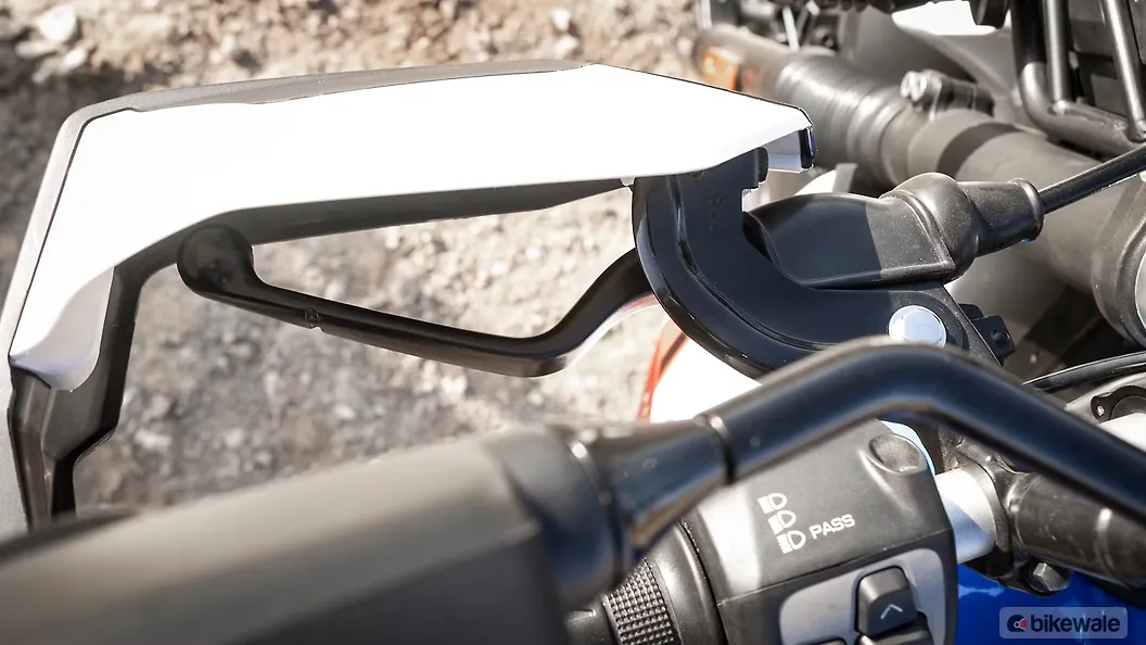 Hero Xpulse 210 Clutch Lever Image – BikeWale