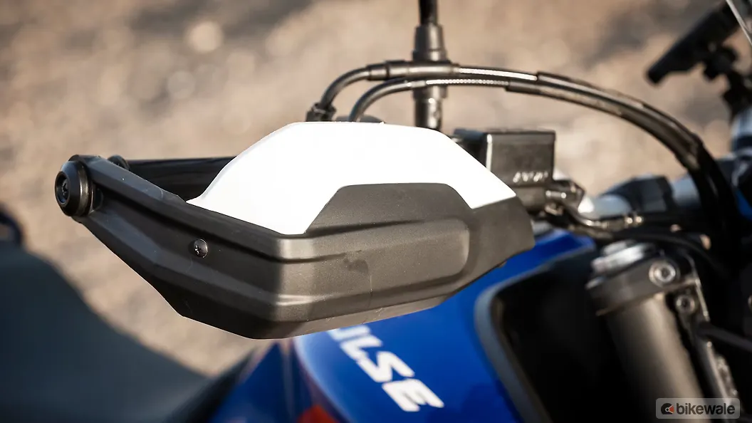 Hero Xpulse 210 Head Light Image – BikeWale