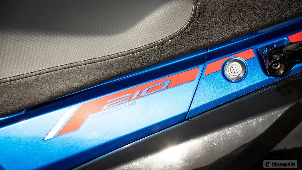 Hero Xpulse 210 Head Light Image – BikeWale