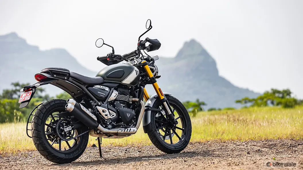 Triumph Scrambler 400 X Right Front Three Quarter Image – BikeWale
