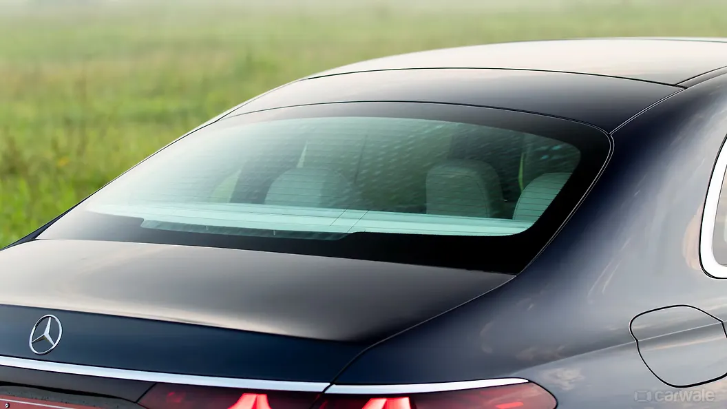 E-Class Front Fender Image, E-Class Photos in India - CarWale