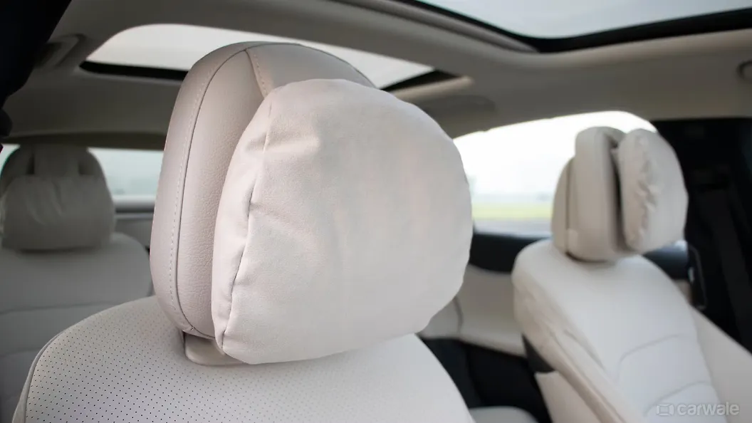 E-Class Front Seat Headrest Image, E-Class Photos in India - CarWale