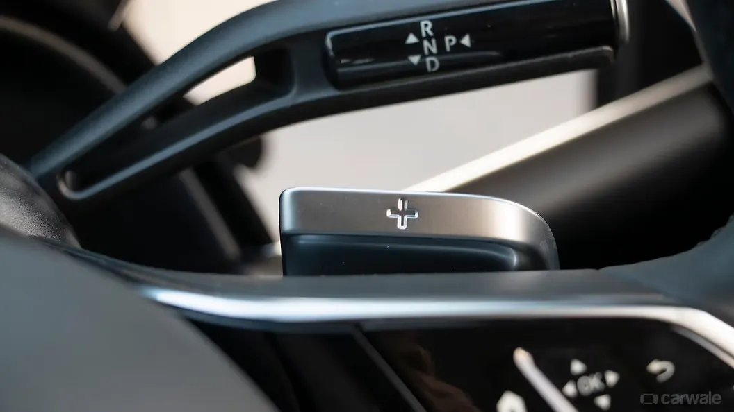 E-Class Right Paddle Shifter Image, E-Class Photos in India - CarWale