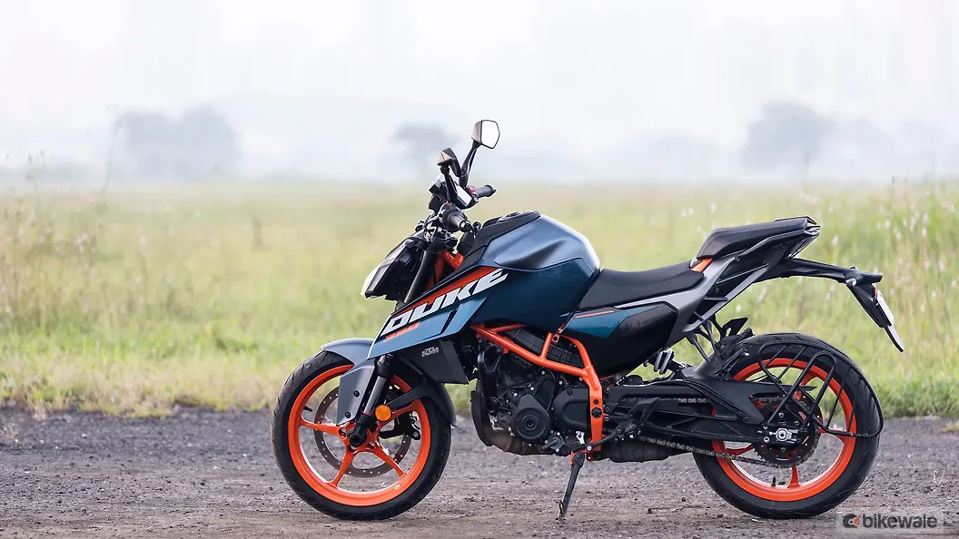 KTM 390 Duke Left Rear Three Quarter Image – BikeWale